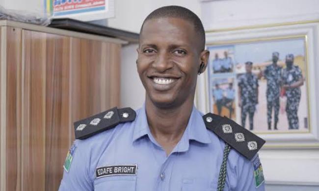 Nigeria police clarify dress code and tinted vehicle rules, assert no ...
